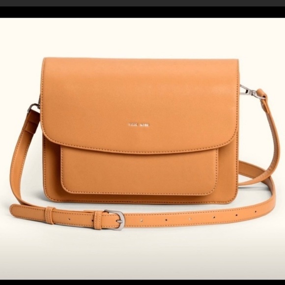 Pixie Mood | Bags | Pixie Mood Zoe Crossbody Purse Tan Structure Bag ...